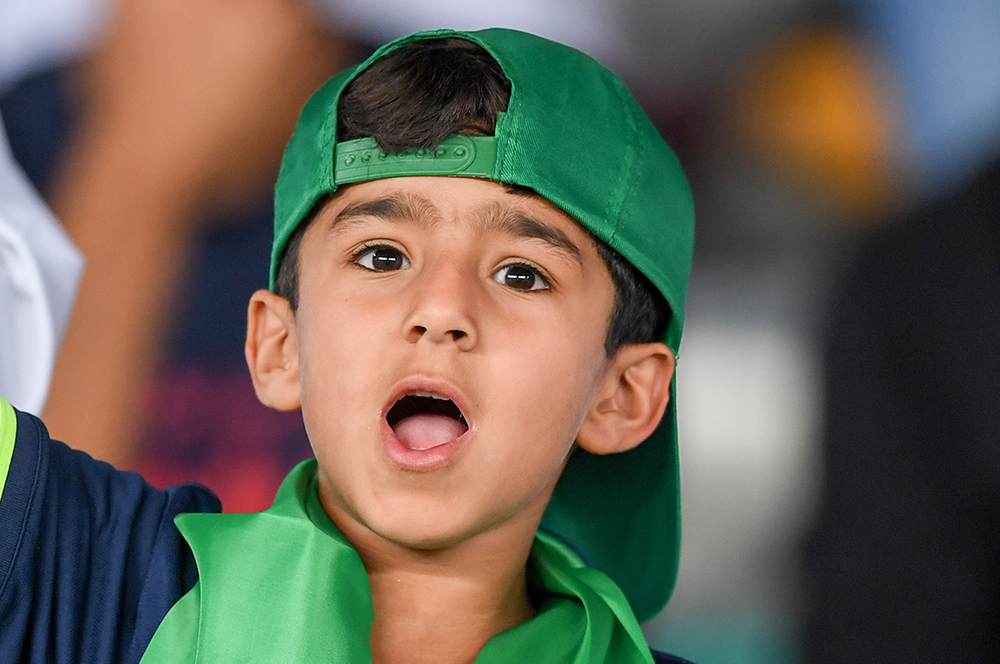 18 Adorable Photos of Fans Cheering the Saudi Football Team | About Her