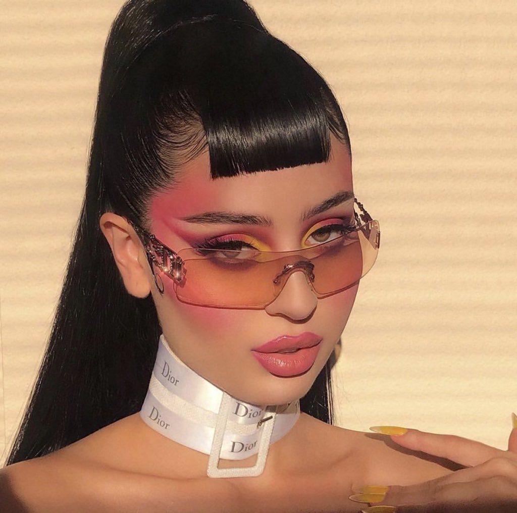 22 Ways Y2K Style is Coming Back in 2022 | About Her