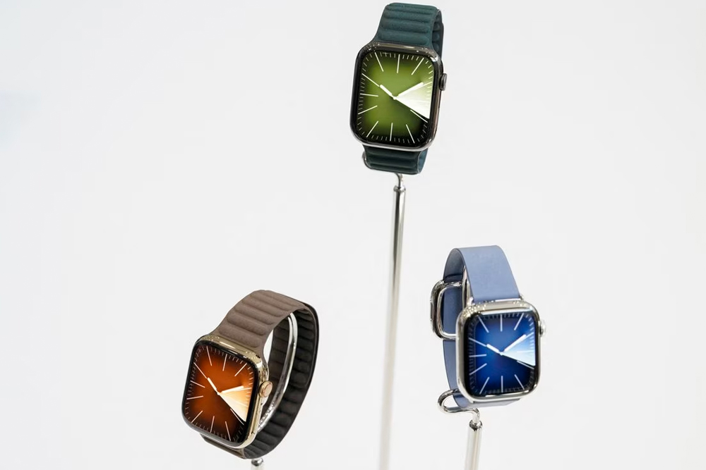 Apple's Plan for Climate-friendly Watches: Clean Energy, Fewer Planes ...