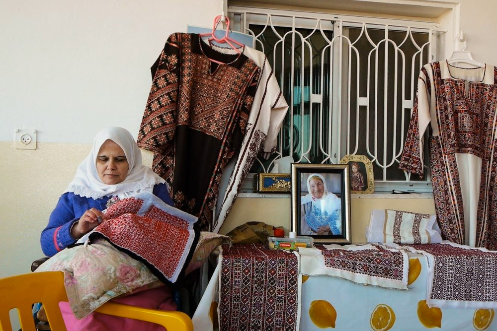 Cambridge University Showcases Palestinian Embroidery: Celebrating ...