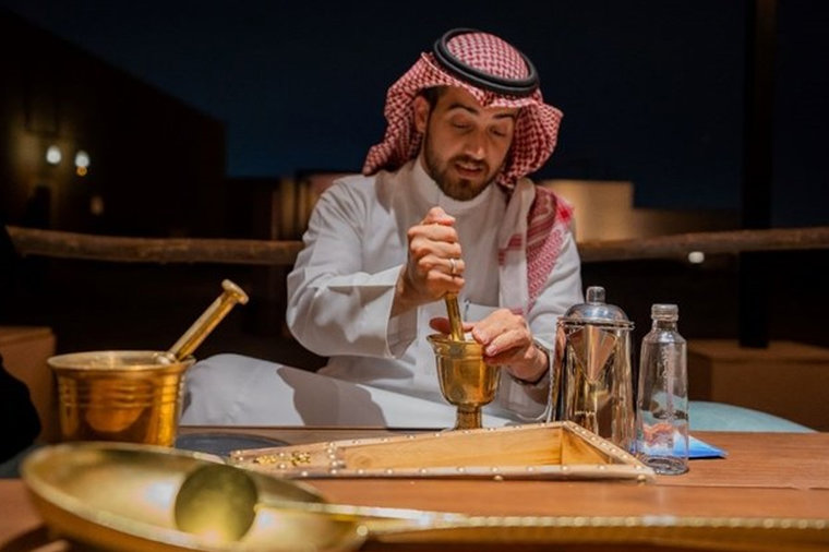 Ramadan Visitors Learn Secrets To Saudi Coffee Making At Historic Site ...