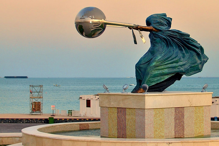 10 Gravity-Defying Sculptures That Will Stun And Puzzle You All At The ...