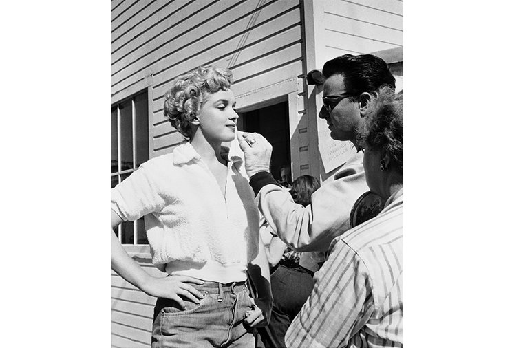 Here’s What Glam Time in Hollywood’s Golden Age Looked Like | About Her