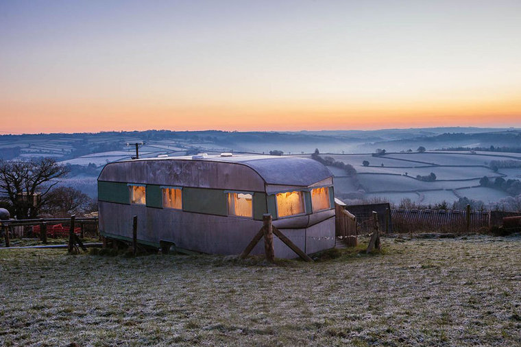 Check out the Amazing Transformation of an Old Caravan into a Holiday ...