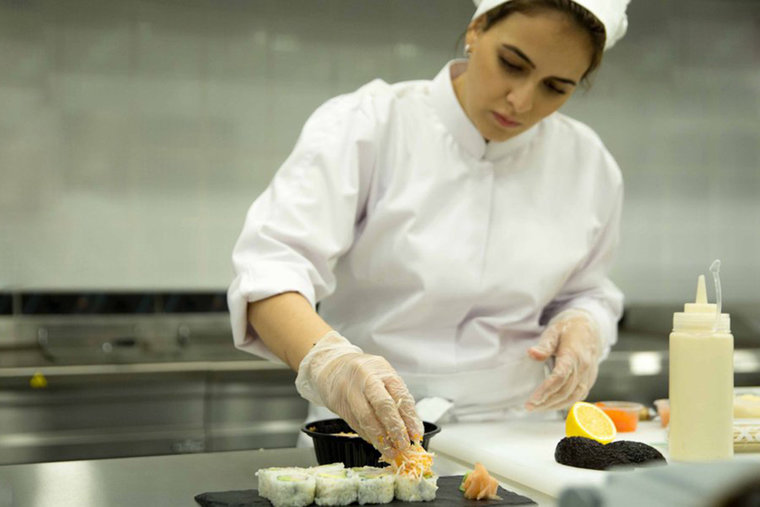 10 Saudi Arabian Women Specialized in the Culinary Arts | About Her