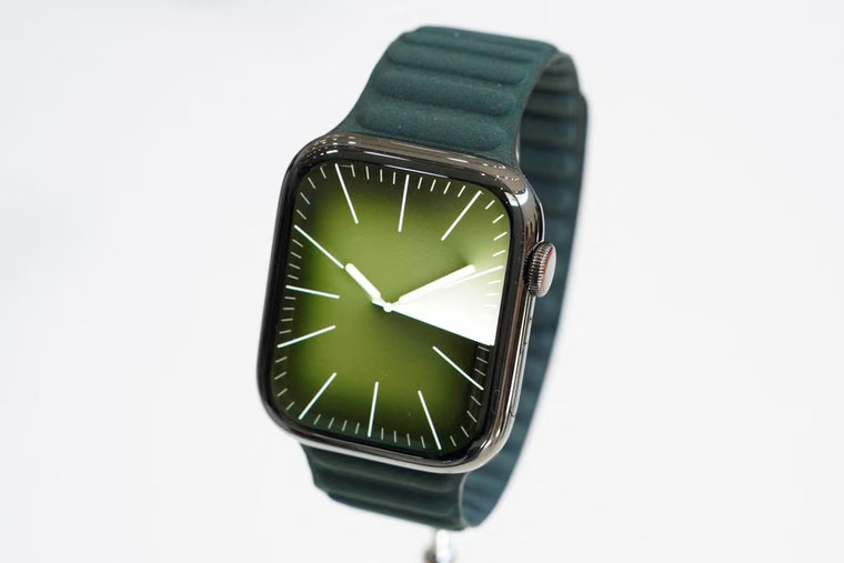 Apple's Plan for Climate-friendly Watches: Clean Energy, Fewer Planes ...