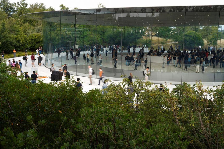 Apple's Plan for Climate-friendly Watches: Clean Energy, Fewer Planes ...